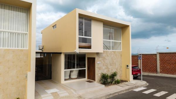 Casa Fernando - Beach House Facing The Ocean - Manta
