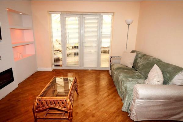 Modern Luxurious Home With Parking In Liverpool - Liverpool