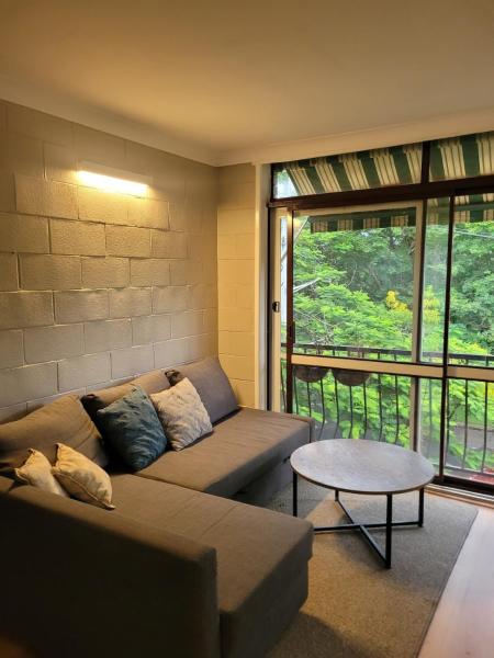 Breezy Entire 2 Bedroom Unit Top Floor Next To Uq - Milton, Australia