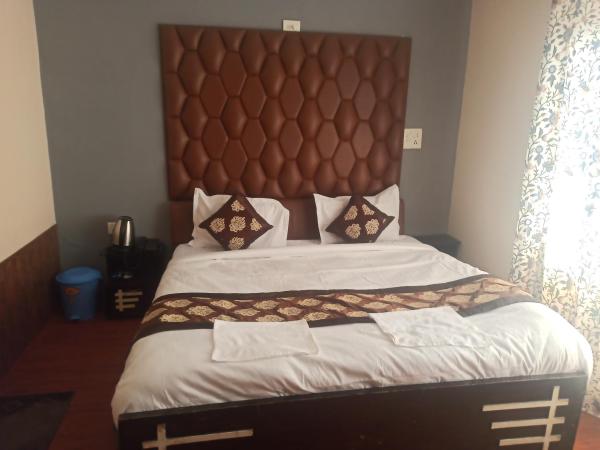 Golf View Resort - Pahalgam