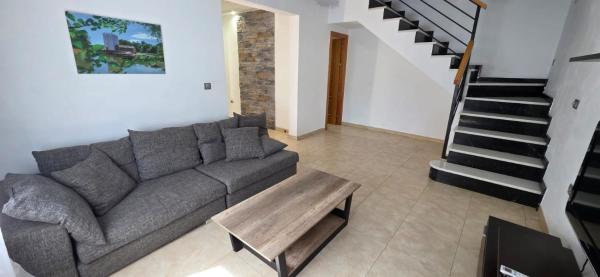 Triana House A 10 Min Sevilla Y Cerca Aeropuerto, 5 Camas, Sofá Cama Y 2 Baños - Séville