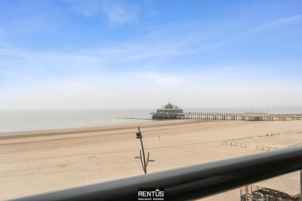 Le Sable Sec - With Unique Views Of The Pier In Blankenberge - Bruges