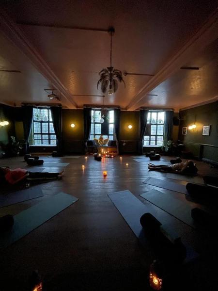 Sleep N Stretch Yoga In The Stars Boutique Bnb - Enfield