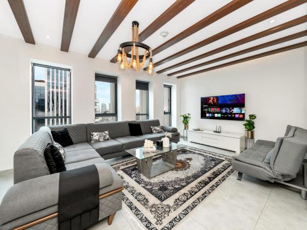 Luxury 3 Bedroom Sub Penthouse - Dubai Marina