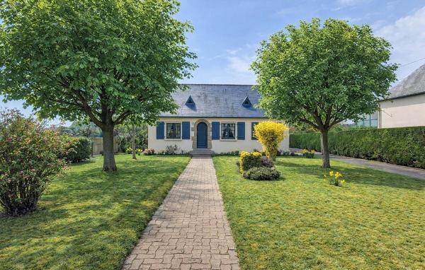 Lovely Home In La Fresnais With Kitchen - Francia