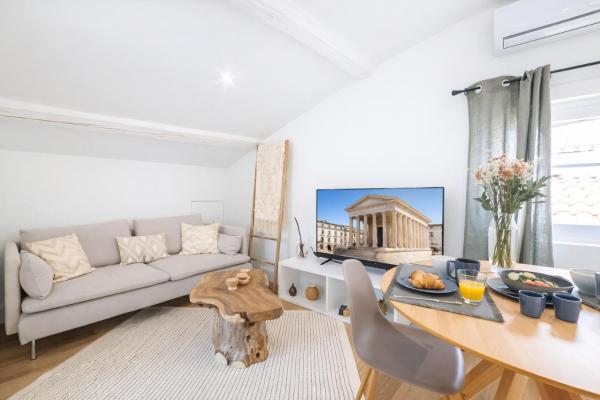 Belvédère Nîmois Appartement Avec Véranda Et Vue Sur Les Toits Centre-ville - Nîmes