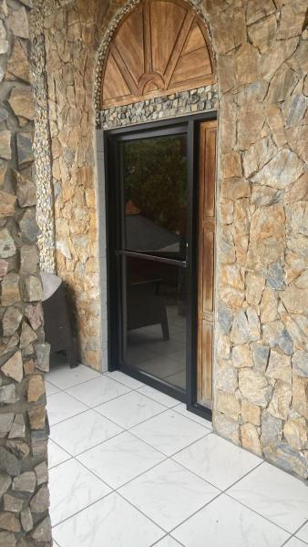 Coconut Tree Cabins - Honduras