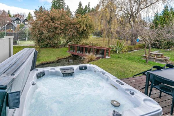 Tranquil Stream Side Retreat - Luggate
