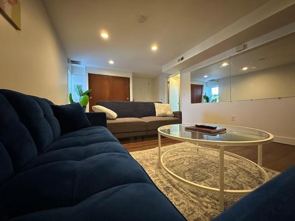 Cozy 1 Br Apartment Private Basement Entrance 5 Min To Green Line T Station At Newton Boston - Concord