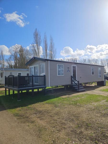 Billing Aquadrome Holiday Park Fishing Lakes Gold Caravan - Northamptonshire