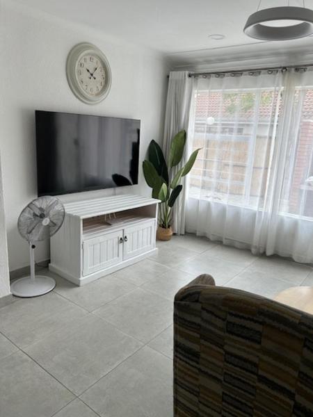 Modern Retreat In Fourways - Randburg