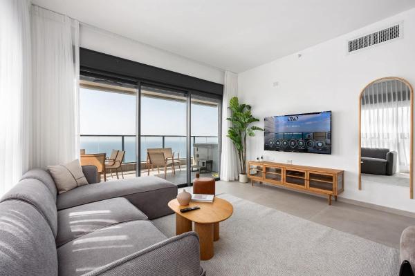 Luxury 5br Penthouse L Sea-view Balcony L Mamad - Tel Aviv