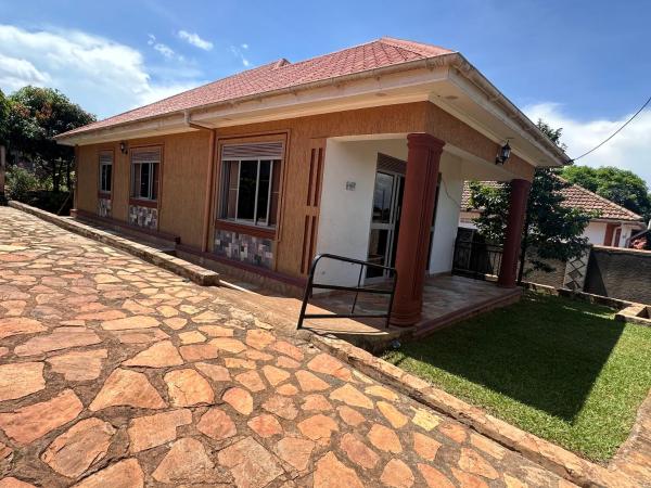 Blasto & Esita Cottages - Kampala