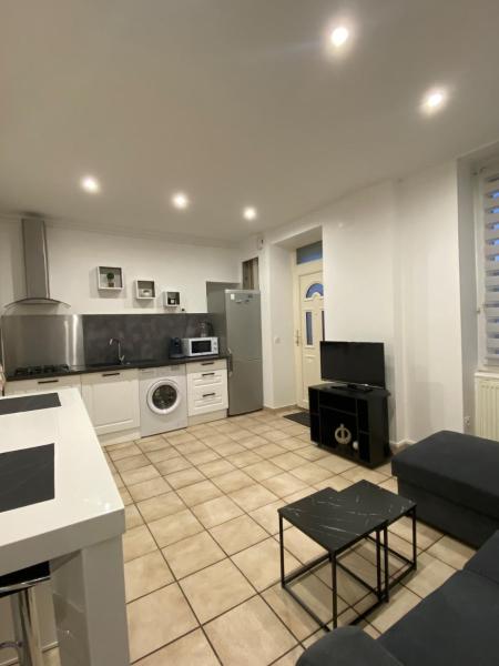 Appartement Centre-ville Parking Gratuit-wifi - Montchanin
