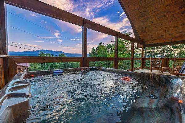 Smoky Ridge - Stunning Mountain Views, Hot Tub, Fire Pit, Gigabit Internet, Exceptional Cabin - Gatlinburg, TN