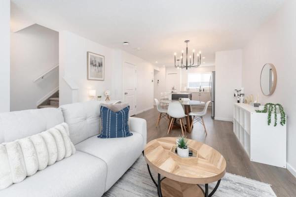 Modern 3br Home With Parking Near Airport & Qeii - Edmonton