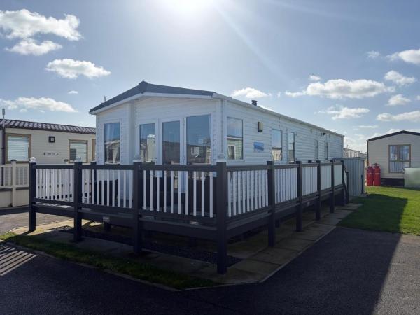 Pg177 Golden Palm Resort 8 Berth Caravan With Decking - Lincolnshire