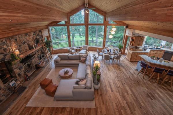Hurricane Hideaway Holiday Home Sleeps 16 With Indoor Hot Tub - Port Angeles, WA