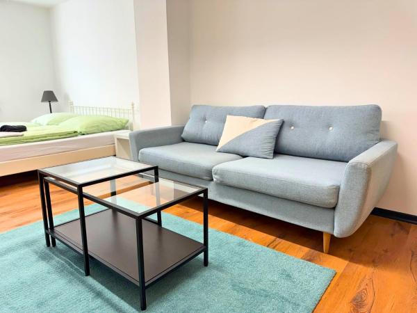 Haus Mit Kostenlosen ÖFfentlichen Parkplätzen - Cologne