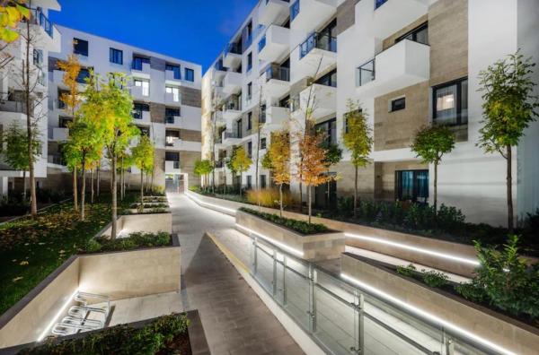 Elisabeth Residence Grey With Parkingresidence Grey With Parking - Budapeste
