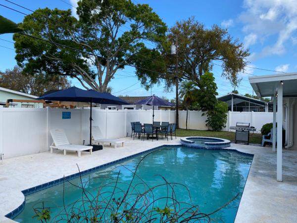 Beautiful Pool, Close To Beaches - Clearwater, FL