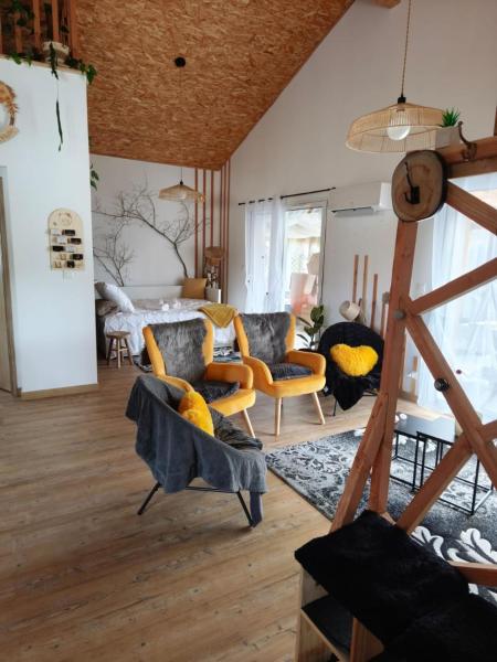 Belle Maison Esprit Loft Avec Terrasse, Parking Et Jardin Clos - Labouheyre