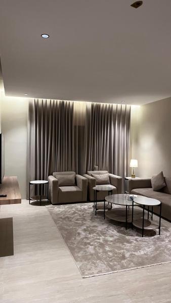 A Suite With A Room And A Lounge With A Quiet And Modern Design - Medina