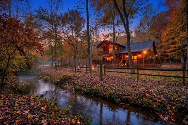 The Cozy Cabin Get Away With Hot Tub - Georgia