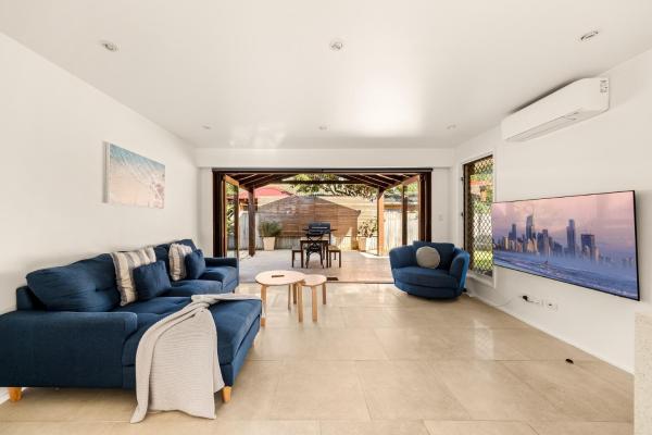 Palm Beach Escape Steps From Sand - 
