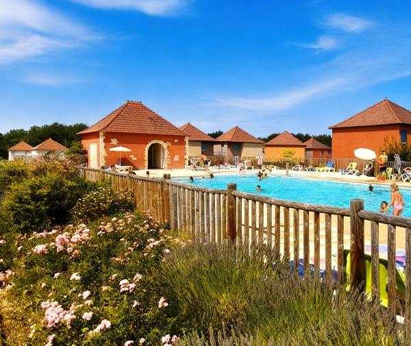 T3 Piscine Classé 3, Park, Terrasse - Puy-l'Évêque