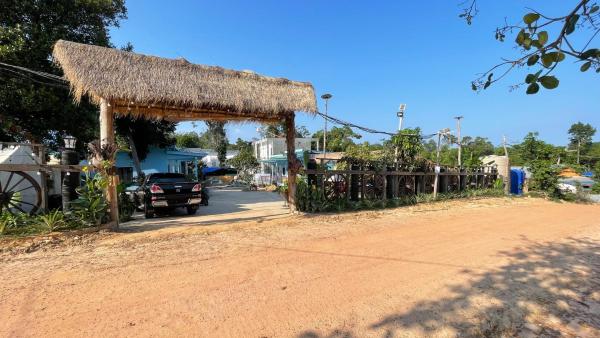 Koh Rong Home Stay & Walking Street - Cambodia