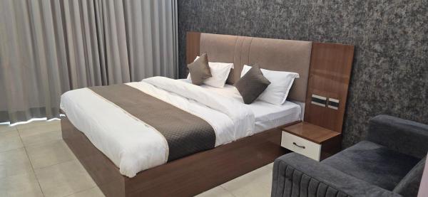 Shatakshi Residency Luxury Stay - Lucknow