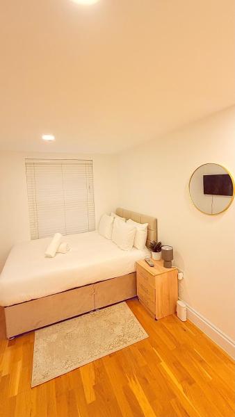 Central London - 2 Bed Apartment - City of London