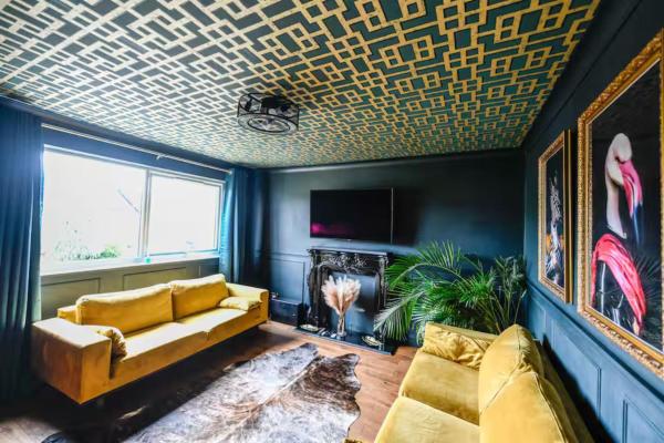 Bold Coastal Retreat With Boudoir Interiors, Felpham Village - Bognor Regis