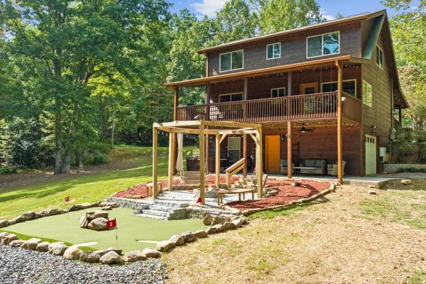 < 1 Mi To Lake Blue Ridge: Forest-view Gem W/ Deck - Morganton Point Recreation Area, Morganton
