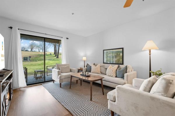 Royal Ridge - Modern Condo For 4 - Branson, MO