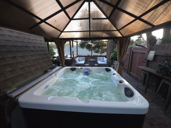 Hot Tub A-frame Cabin Lake Arrowhead Escape - Crestline, CA