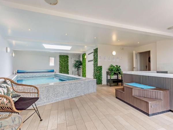 5 Bed In Bexhill-on-sea 74325 - Bexhill