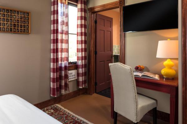 Pine Brook Manor - Port Jervis, NY