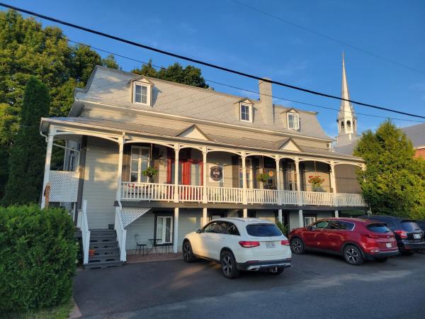 Au Vieux Presbytère De Saint-léon - 뉴잉글랜드