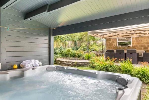 Hot Tub & Furry Friends Nithen Lodge Buxton - Buxton, UK