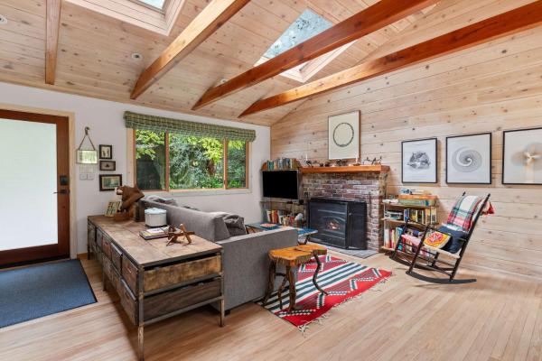 Cozy Riverfront Cabin With Dock Fire Pit & Dogs Ok - Guerneville, CA