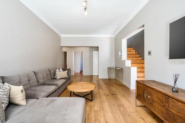 Sea Point Gem With Private Pool & Fireplace - Camps Bay