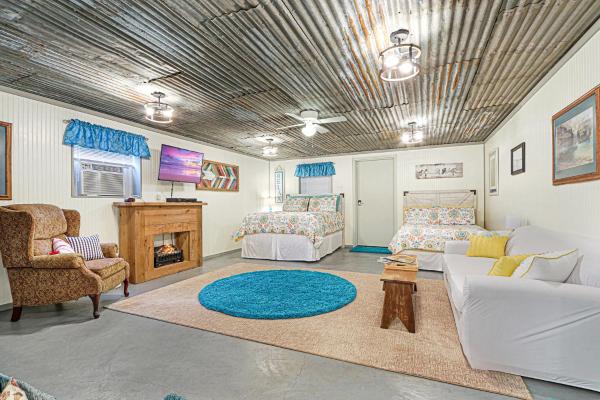 Come On Inn - Wimberley, TX