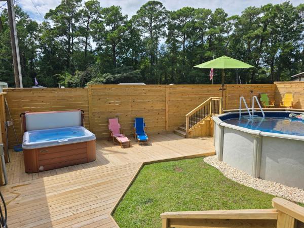 Paradise With A Hottub & Pool, 3 Miles To Beach - Emerald Isle, NC