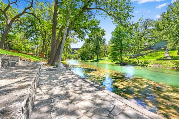 Pecan Creek Cottage - Canyon Lake, TX