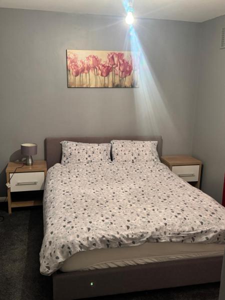 Cozy Private Double Room With Workspace & Garden View - Bedfordshire