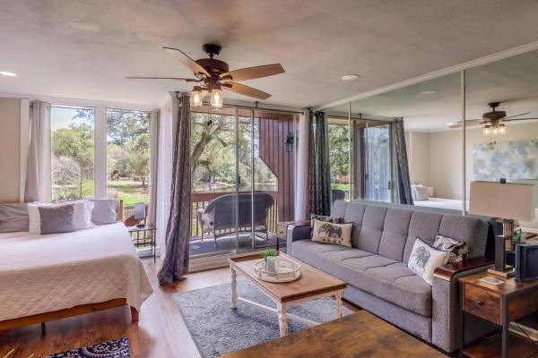 Lakeside Villa - Quite Location, Walk To The Pool And To The Country Club - Mississippi