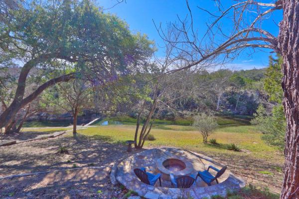 Clearwater Log Home - San Marcos, TX