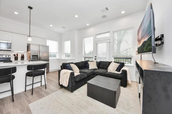 Modern Stay Near Nrg, Texas Medical Center, Downtown - Houston, TX